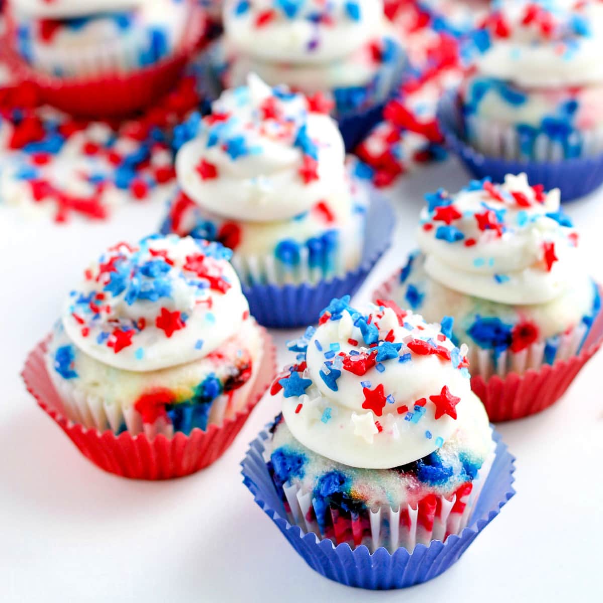 4th of July Mini Vanilla Cupcakes - Mom On Timeout